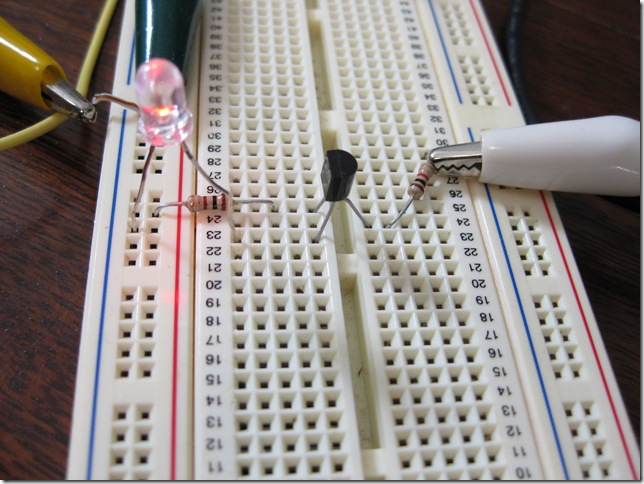 pure robot.com: Using a Transistor as a Digital Switch